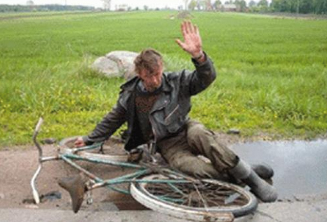 Nákup završil opilý cyklista karambolem | Náš REGION