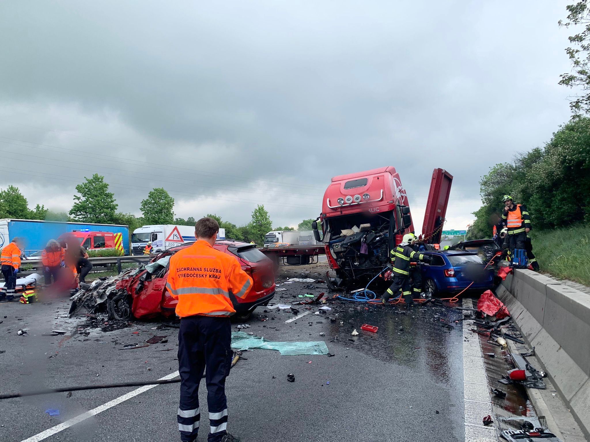 Hromadná nehoda na D1 si vyžádala dva lidské životy | Náš REGION