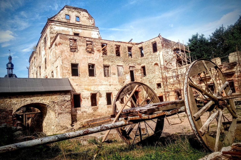 Na hradě Hartenberg zkoumají archeologové nádvoří i původní přístup ...